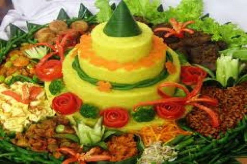 Begini Cara Selebrasi Tumpeng yang Tepat, Chef Desi Trisnawati Bagikan ...