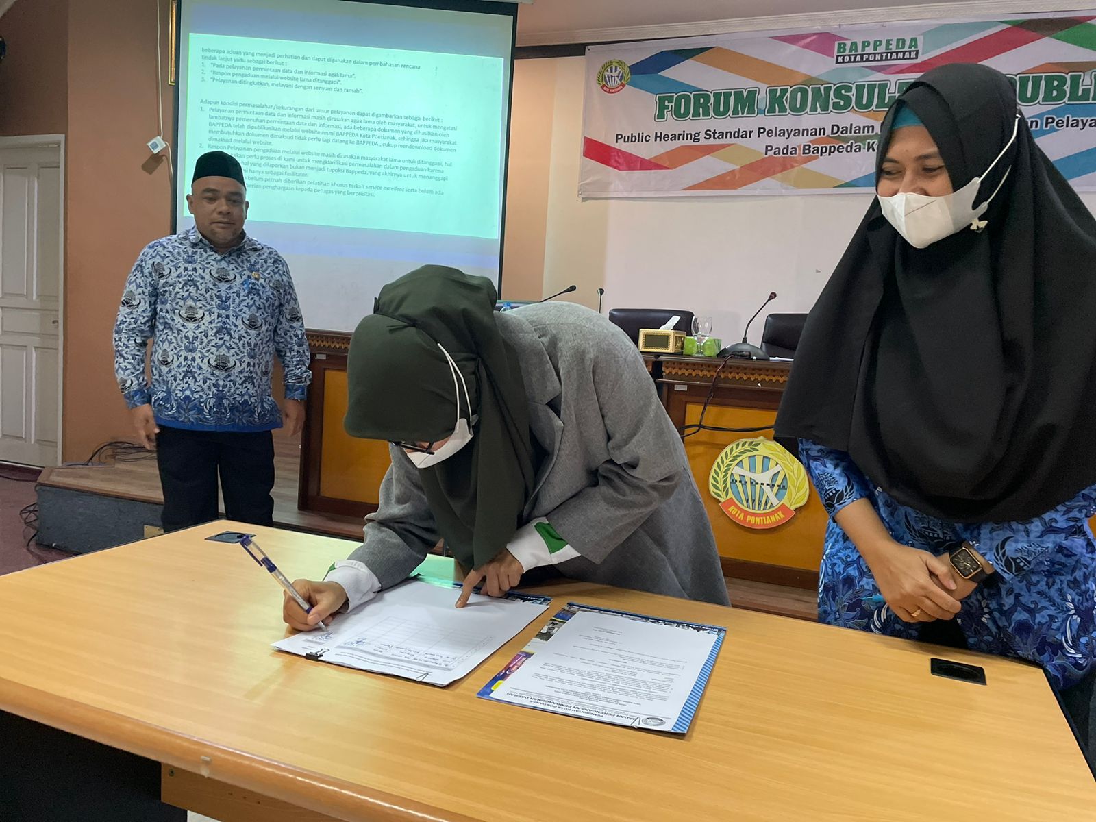 Masyarakat Puas Kinerja dan Pelayanan Bappeda Kota Pontianak – Inside ...