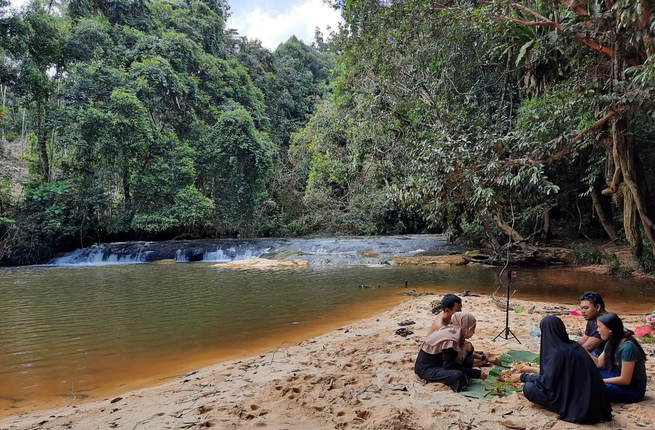 Riam Tokam Majau Sanggau, Objek Wisata Tersembunyi Miliki Pemandangan ...